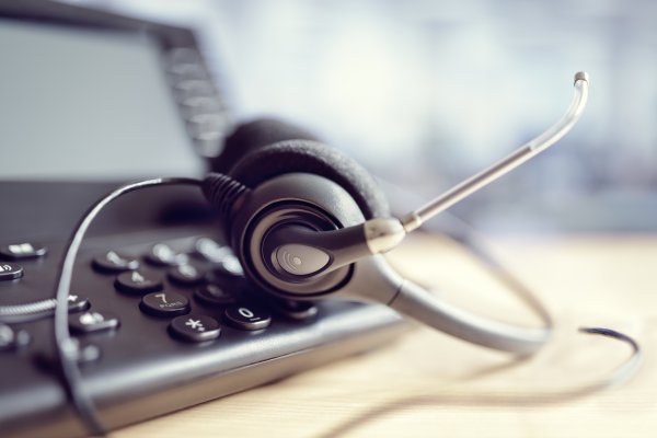 8x8 VoIP service overview – What are its features?