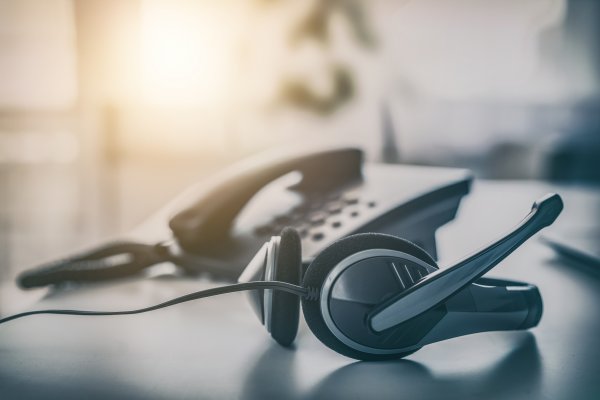Axvoice Features – What do you get with this VoIP service?