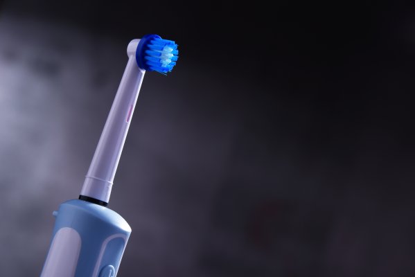How do Ionic toothbrushes work?