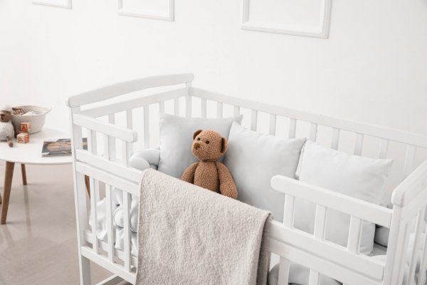 Features you need for your babies first crib